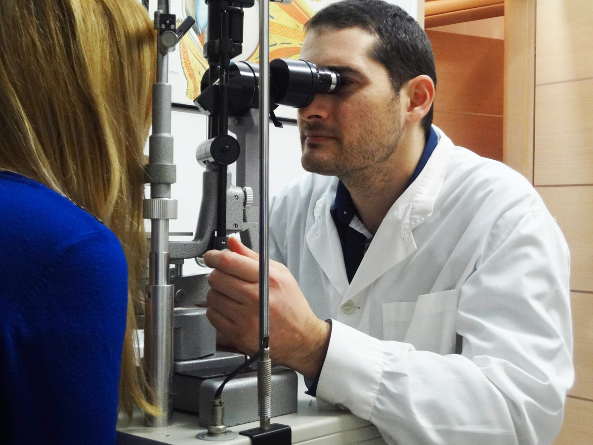 Αμετρωπίες – διόρθωση με laser – Δρ. Κυριάκος Μάνθος, Οφθαλμίατρος